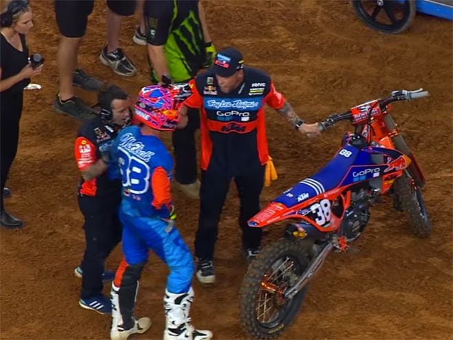 Arlington 250 Supercross Highlights | Dirt Rider