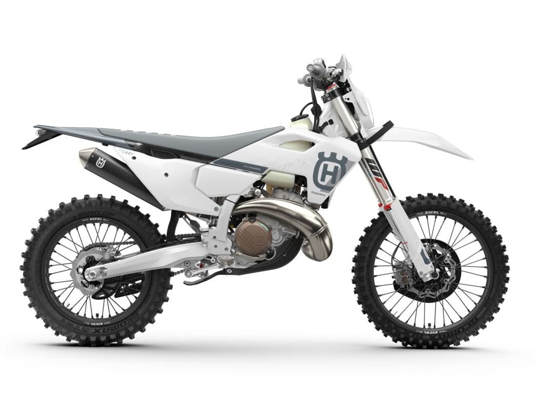 2025 Husqvarna TE 300 Pro First Look | Dirt Rider