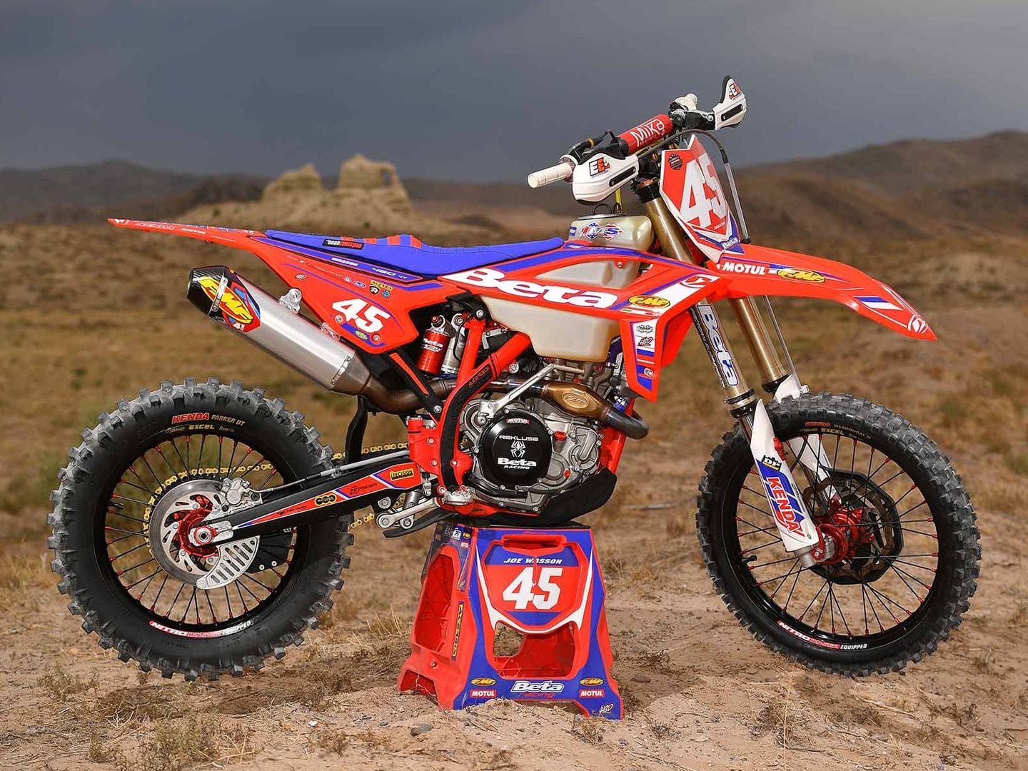2021 Off-Road Racebikes—Joe Wasson’s Beta 480 RR Race Edition | Dirt Rider