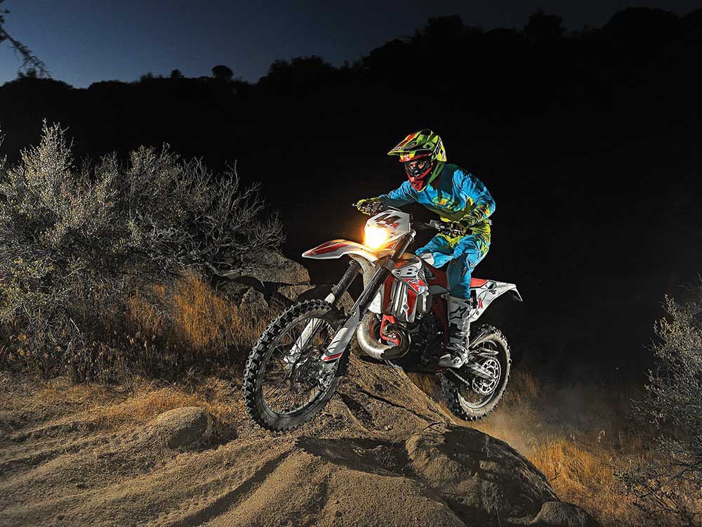 2018 Beta 300 RR Test | Dirt Rider