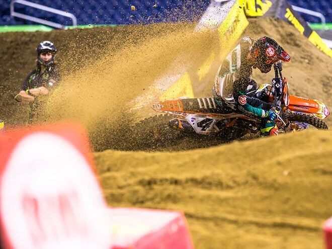 Detroit Supercross 2017 | 450 Class | Dirt Rider
