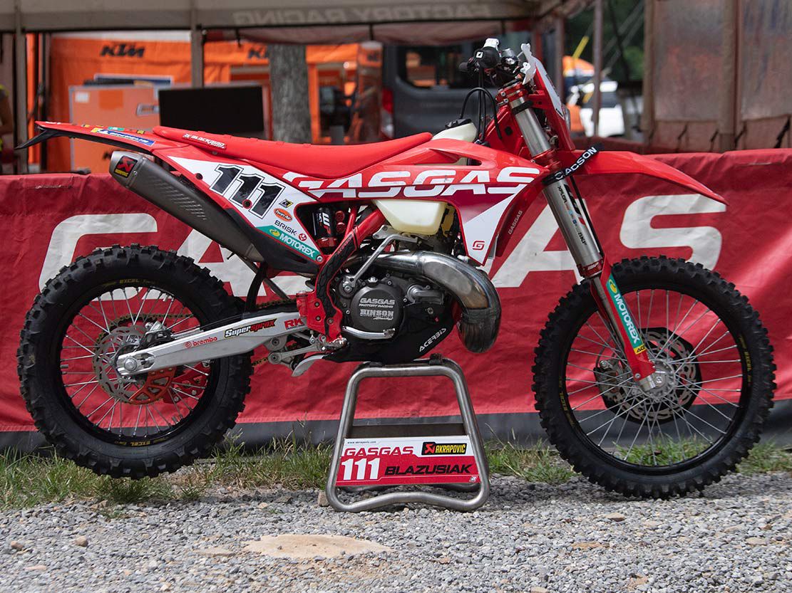 Factory Off-Road Racebikes—Taddy Blazusiak’s 2023 GasGas EC 300 | Dirt Rider